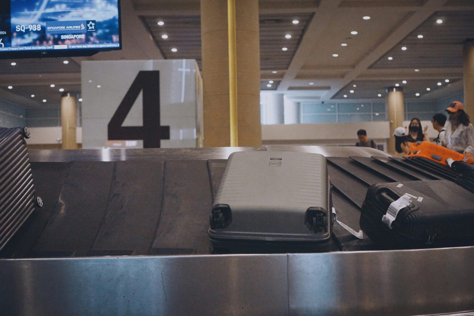 Avoid Red Luggage: Airport Security Warning for 2026 Travel